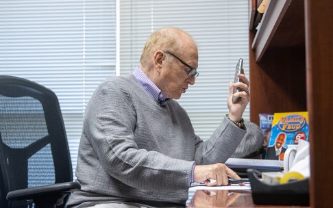 ‘Wallace and Ladmo’ legend Pat McMahon is still a Phoenix TV icon